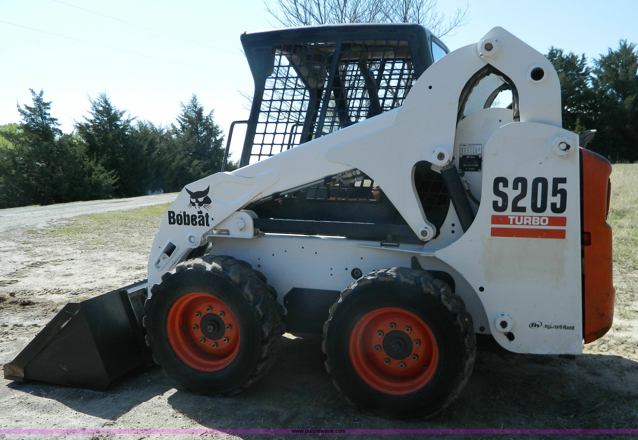 2005 Bobcat S205 skid steer in Damar, KS | Item K8045 sold | Purple Wave