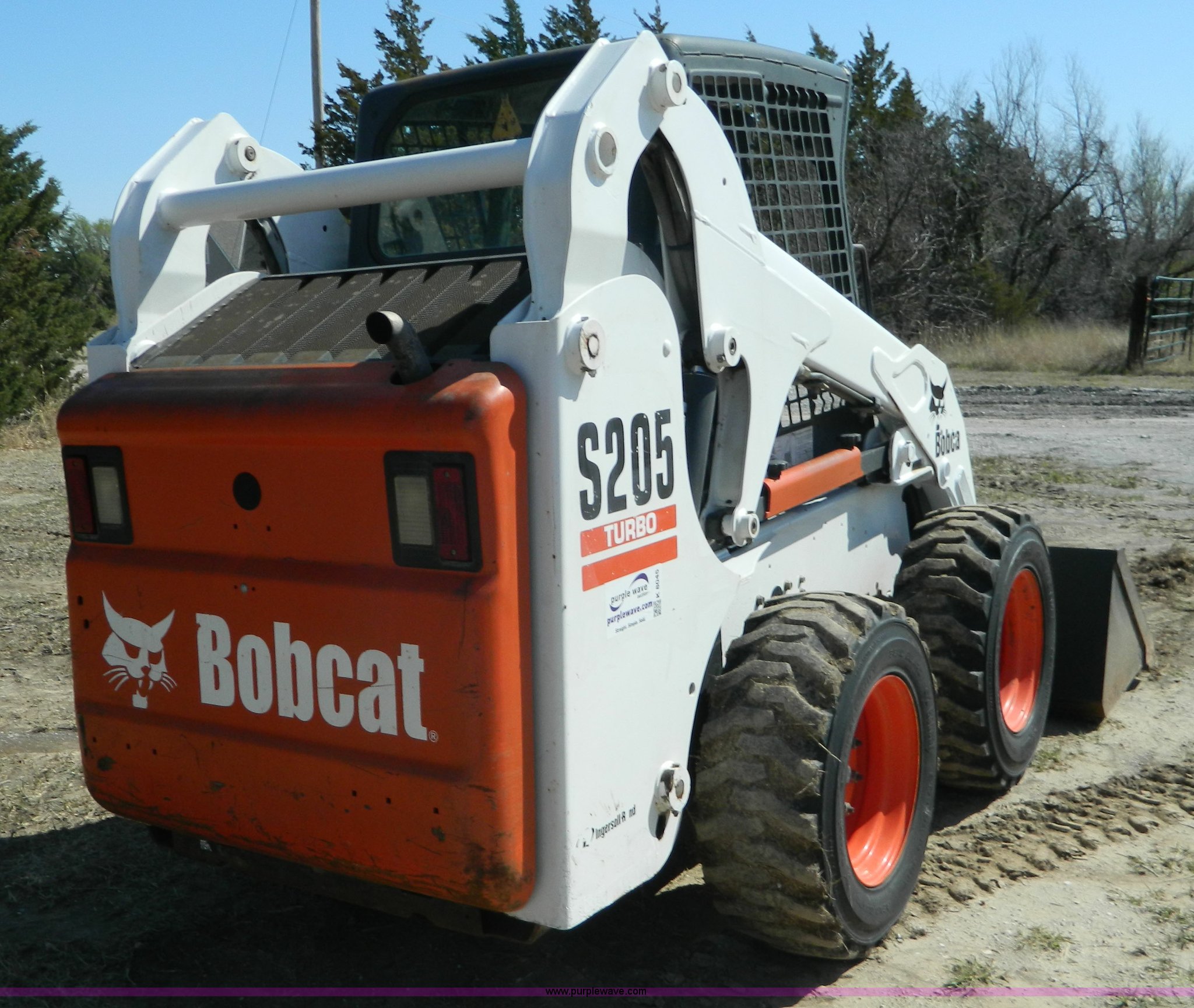 2005 Bobcat S205 skid steer in Damar, KS | Item K8045 sold | Purple Wave