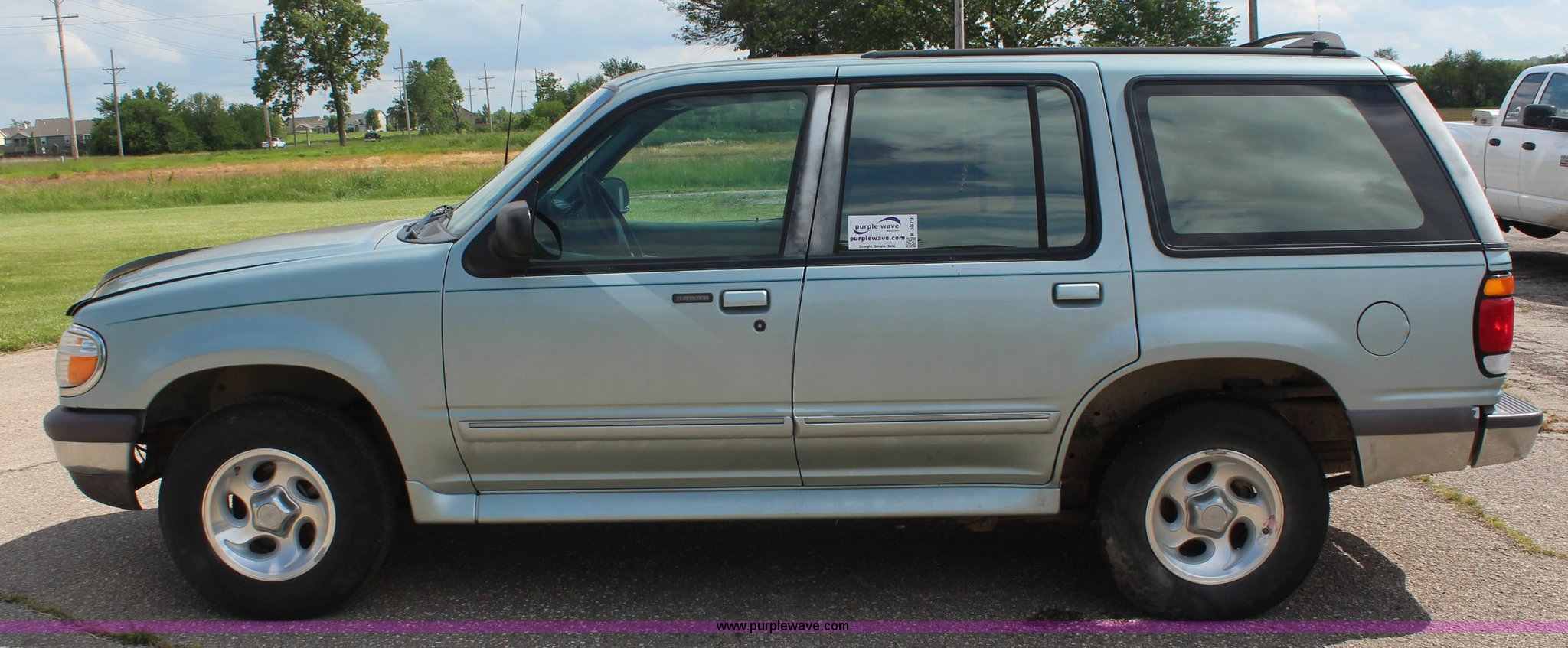 1996 Ford Explorer XLT SUV in Ottawa, KS | Item K6879 sold | Purple Wave