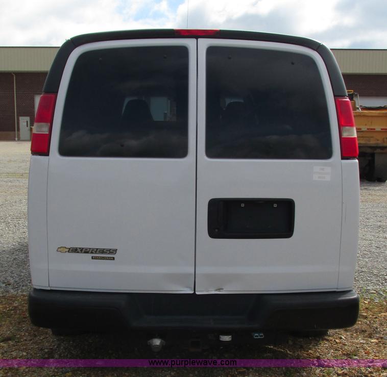 2008 Chevrolet Express LS 3500 Extended van in Willow Springs, MO ...
