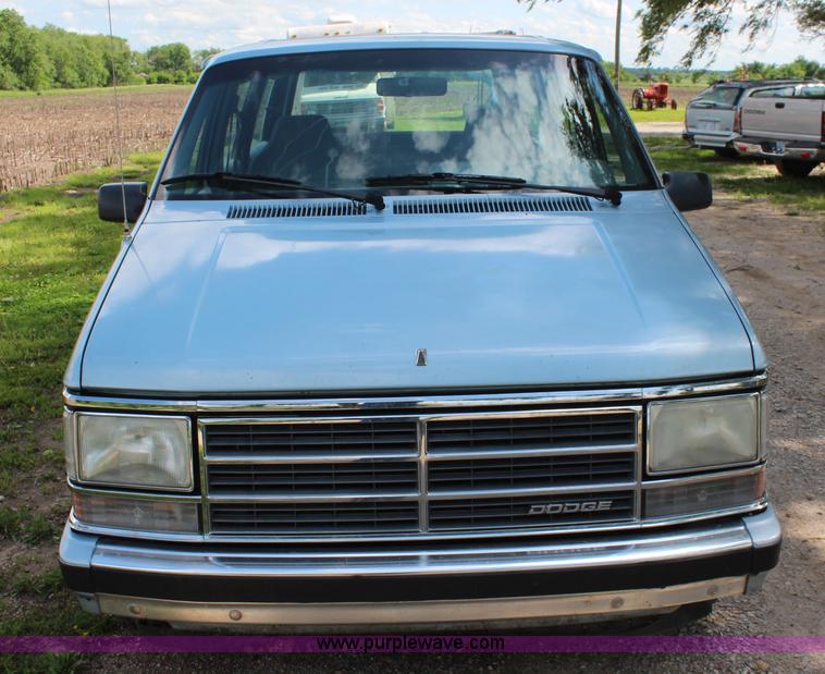 1990 Dodge Grand Caravan SE van in Colony, KS | Item K6781 sold ...