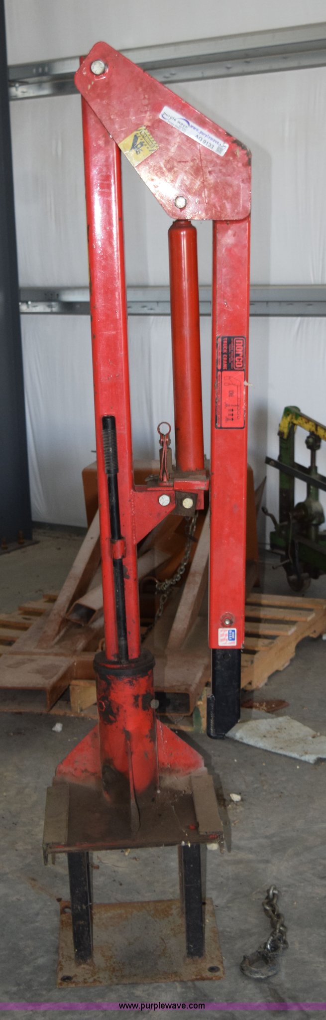 Norco engine hoist in Concordia, KS | Item AQ9133 sold | Purple Wave