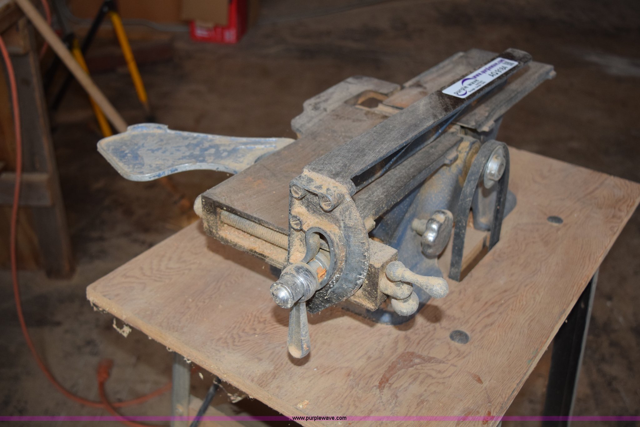 Craftsman 4" jointer in Great Bend, KS | Item AQ9184 sold | Purple Wave