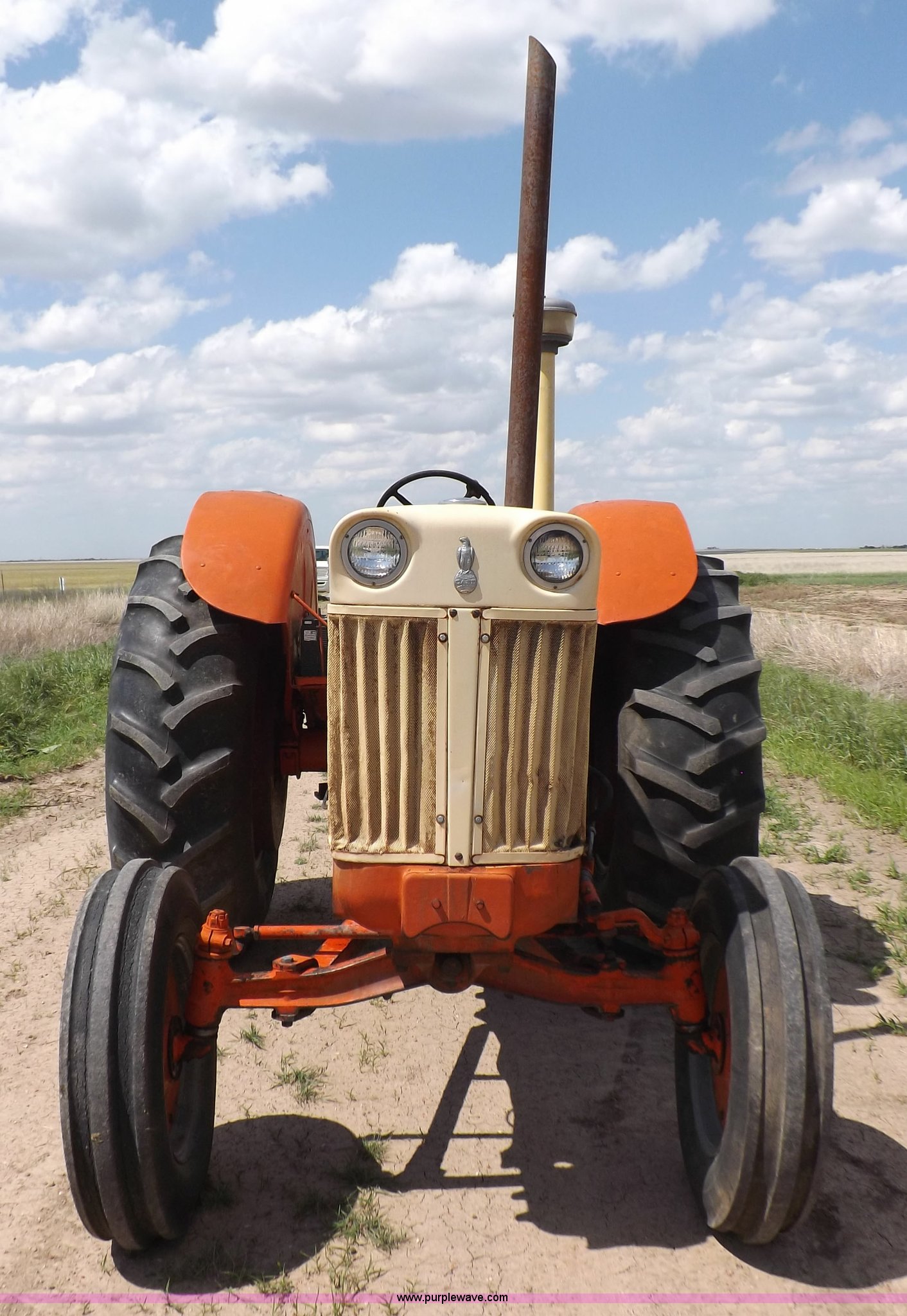 1959 Case 900B tractor in Jetmore, KS | Item K3976 sold | Purple Wave