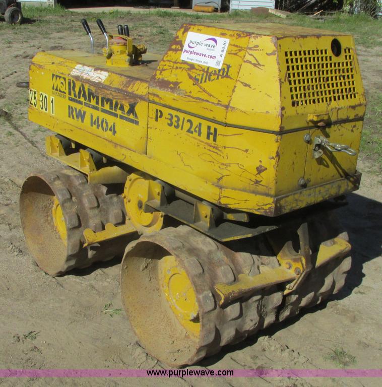 1995 Rammax RW1404 double drum vibratory trench compactor in Red Lake ...