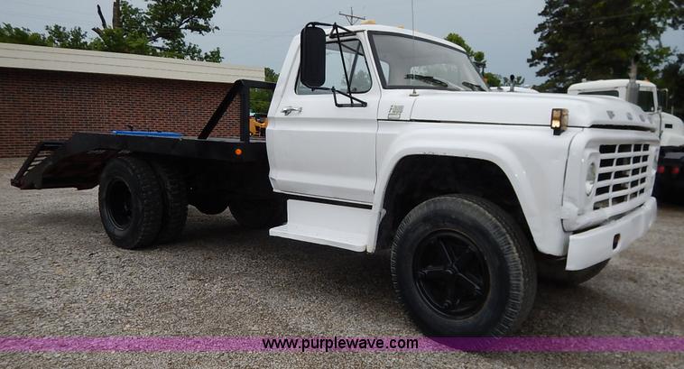 1979 Ford F600 flatbed truck in Topeka, KS | Item K7473 sold | Purple Wave