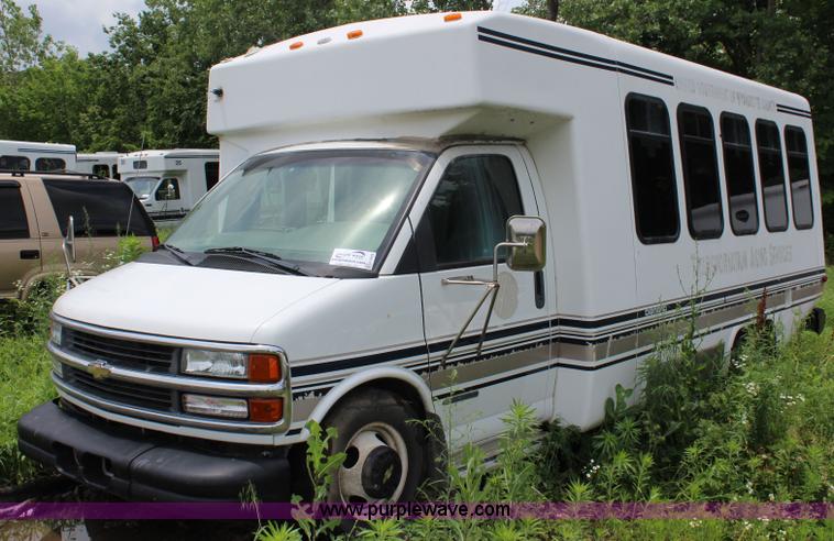 2001 Chevrolet Express 3500 transit vehicle in Kansas City, KS | Item ...