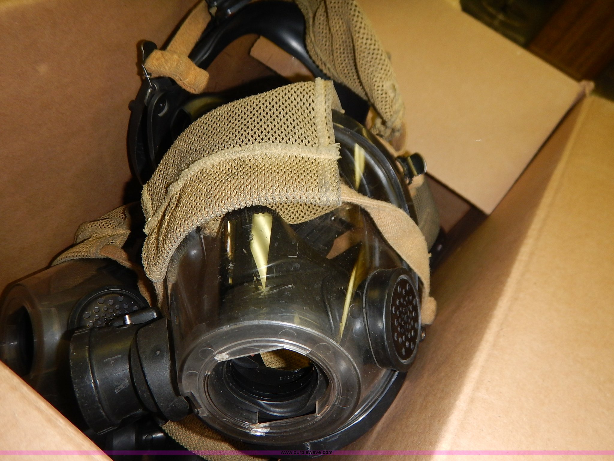 (17) Scott AV2000 masks with face pieces in Atchison, KS | Item BC9394 ...