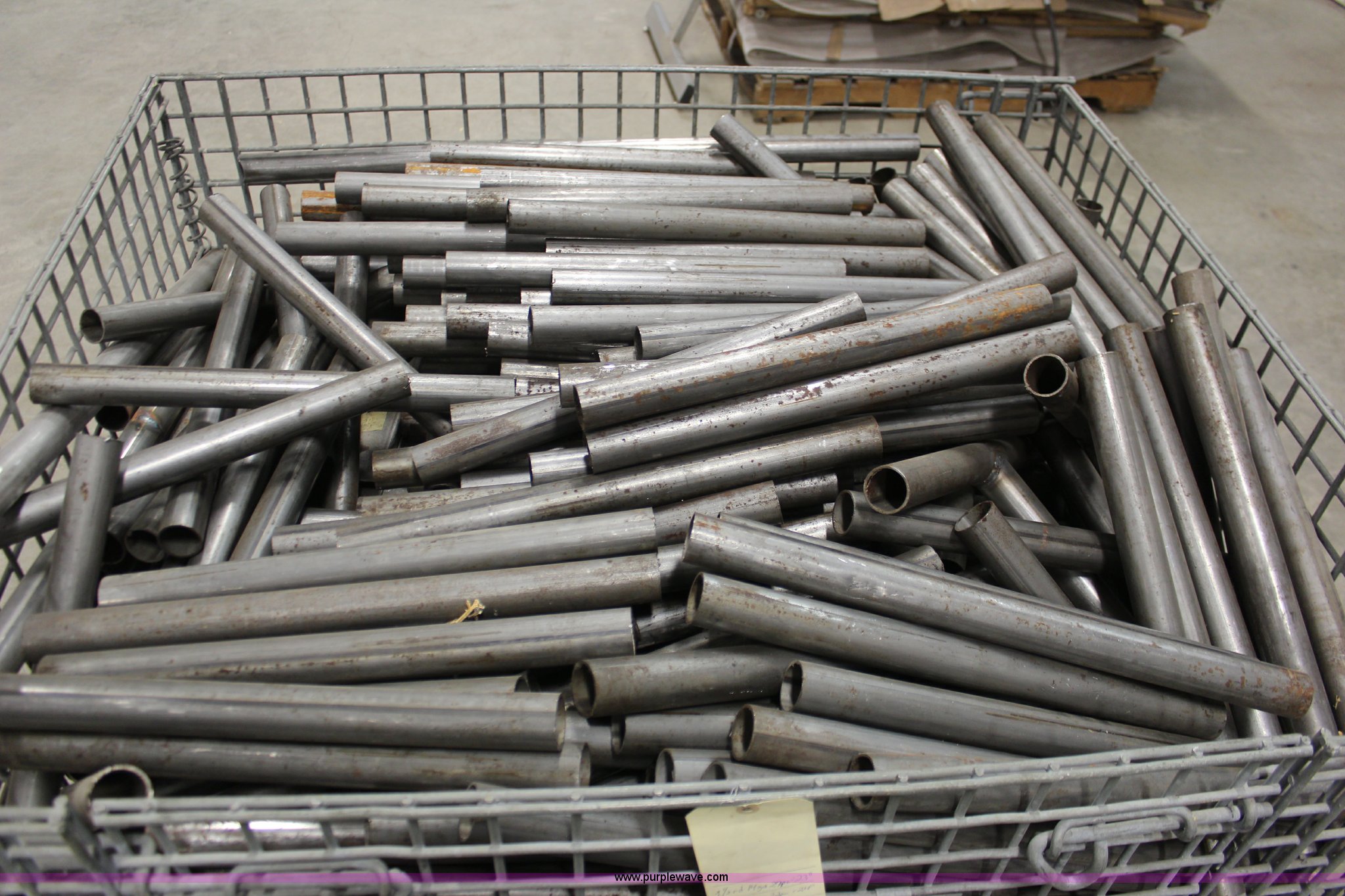 Assorted 1.5" pipe in Lansing, KS | Item BO9359 sold | Purple Wave