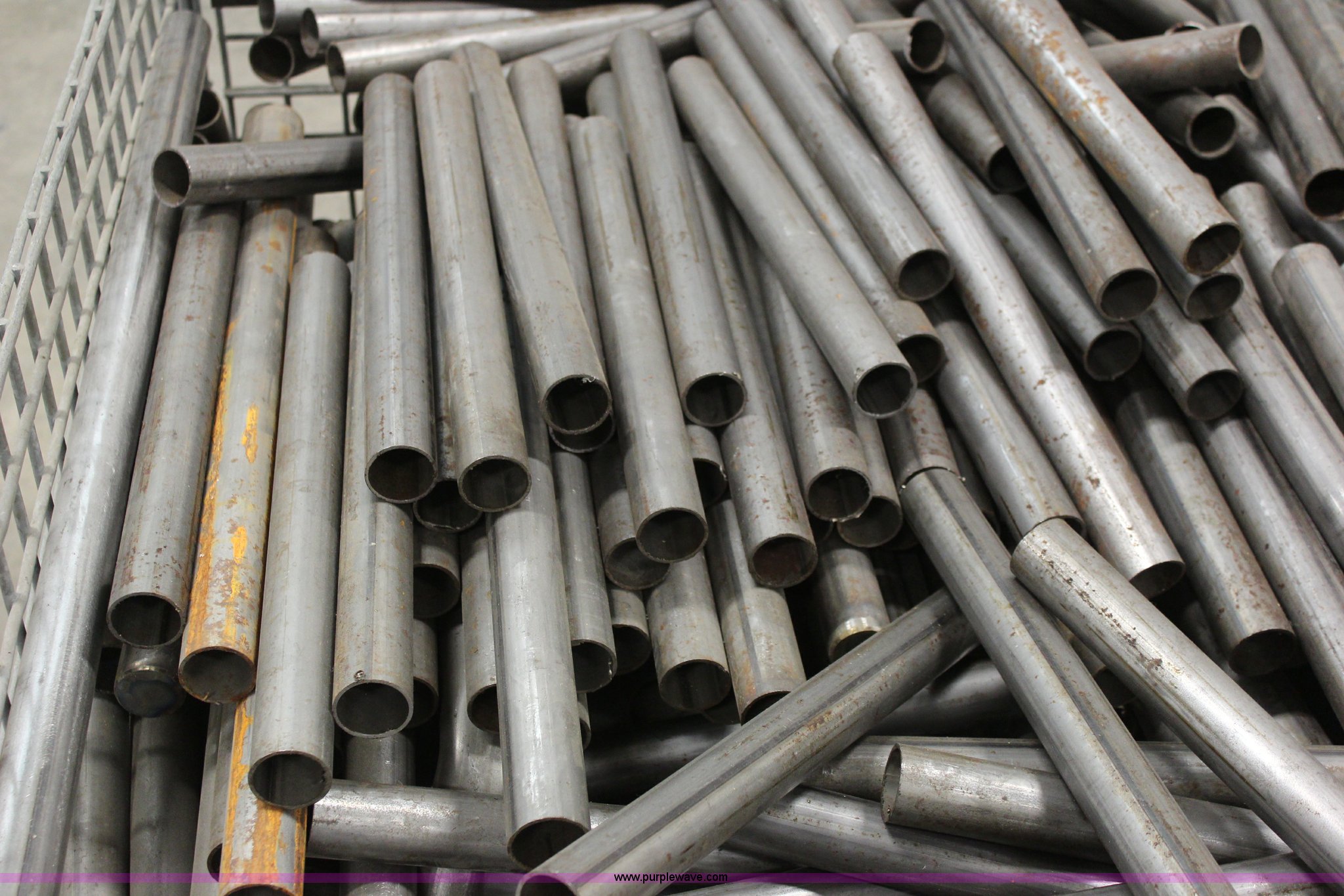 Assorted 1.5" pipe in Lansing, KS | Item BO9359 sold | Purple Wave