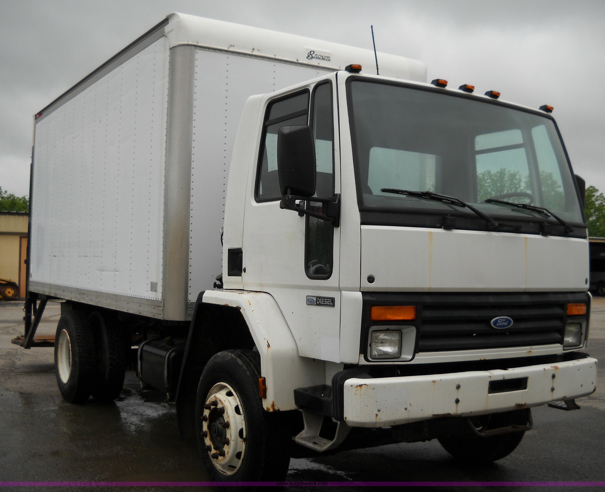 1990 Ford CF7000 box truck in Topeka, KS | Item D1518 sold | Purple Wave