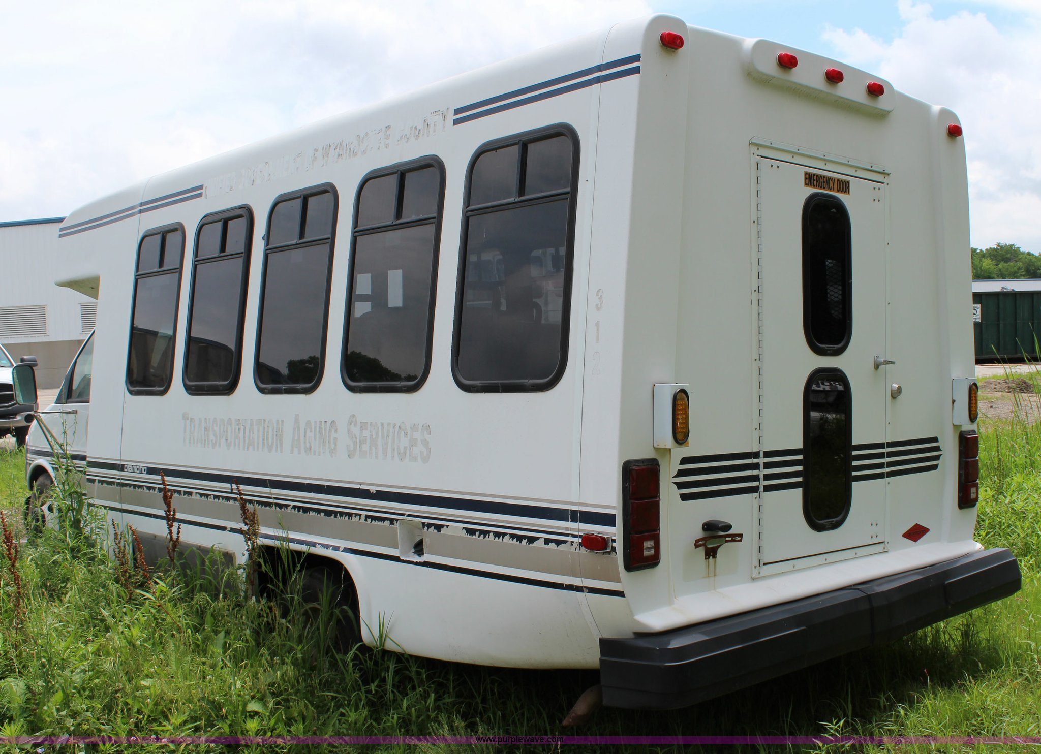 2001 Chevrolet Express 3500 transit vehicle in Kansas City, KS | Item ...