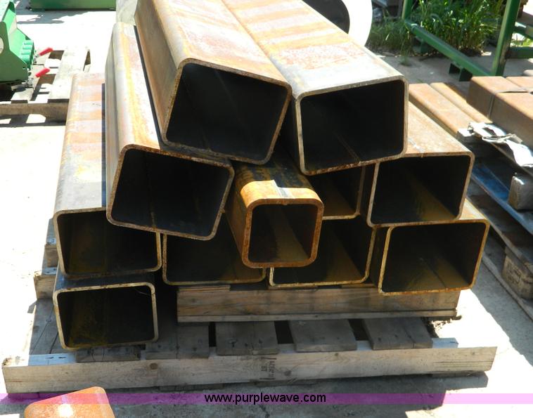 Assorted steel tubing in Assaria, KS | Item AX9837 sold | Purple Wave