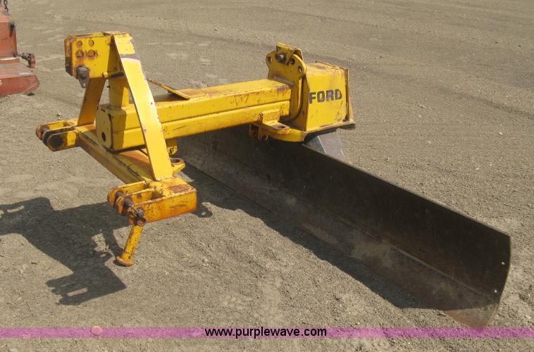 Ford 786A scraper blade in Kinsley, KS | Item K8666 sold | Purple Wave