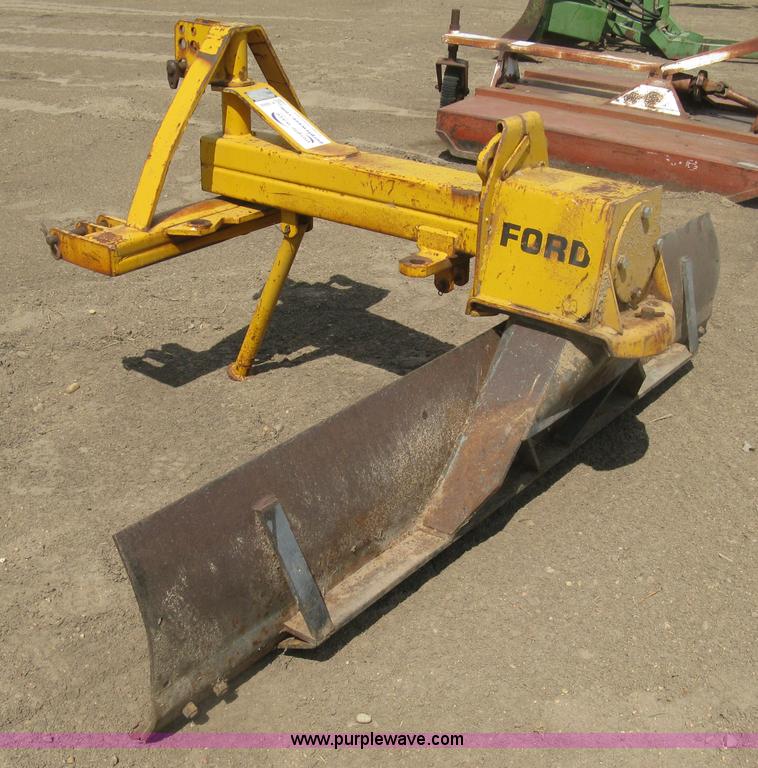 Ford 786A scraper blade in Kinsley, KS | Item K8666 sold | Purple Wave
