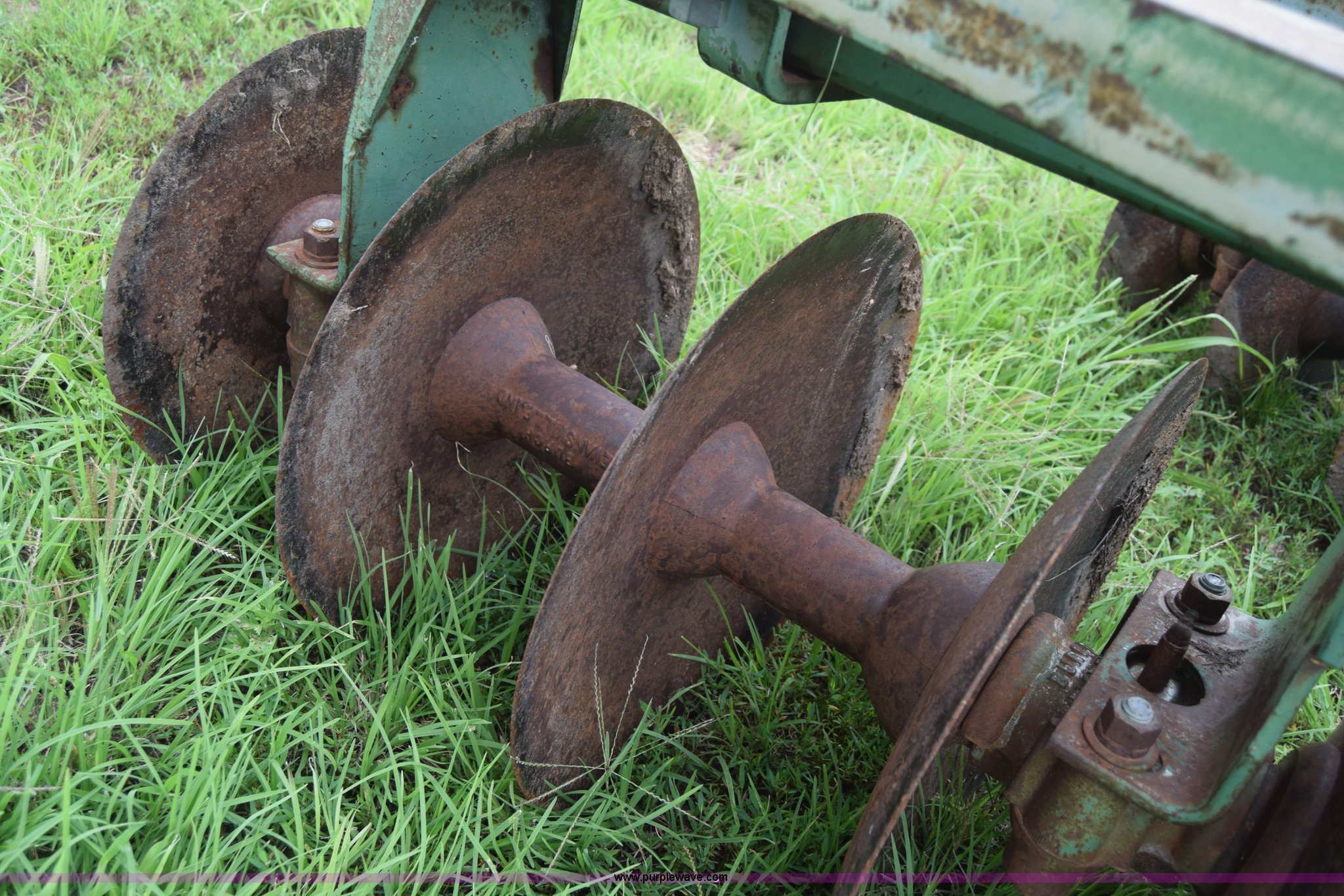 Burch disk in Sedgwick, KS | Item J6549 sold | Purple Wave