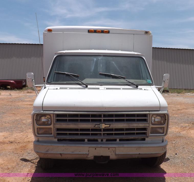 1985 Chevrolet G30 van in Woodward, OK | Item J6973 sold | Purple Wave