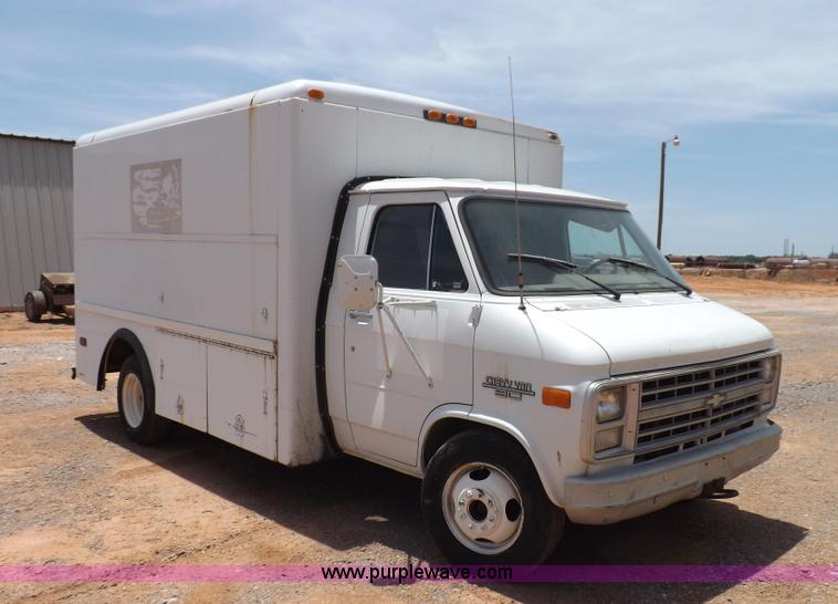 1985 Chevrolet G30 van in Woodward, OK | Item J6973 sold | Purple Wave