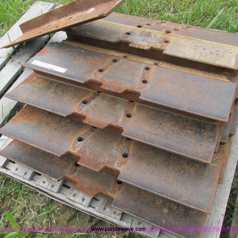 (76) dozer track pads in Thompson, MO | Item AW9691 sold | Purple Wave