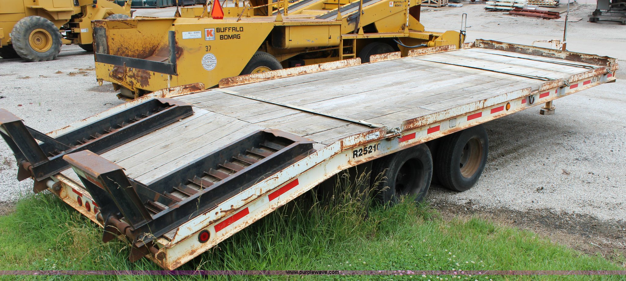 1998 Redi Haul R2521020A-102 equipment trailer in Kansas City, KS ...