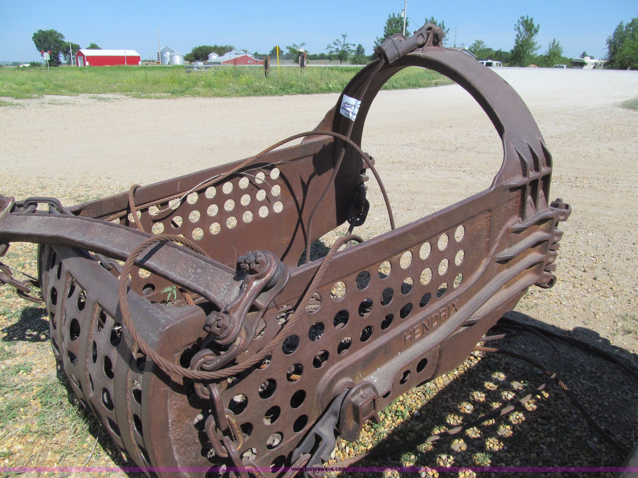 Hendrix drag line bucket in Bayard, IA | Item K5697 sold | Purple Wave