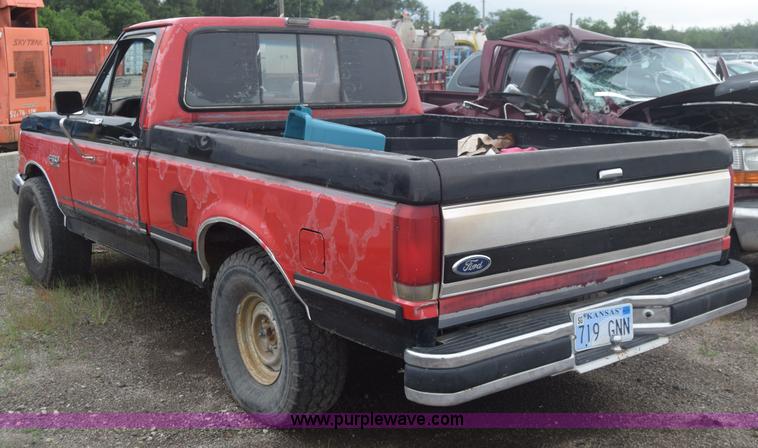 1987 Ford F150 pickup truck in Wichita, KS | Item F7901 sold | Purple Wave