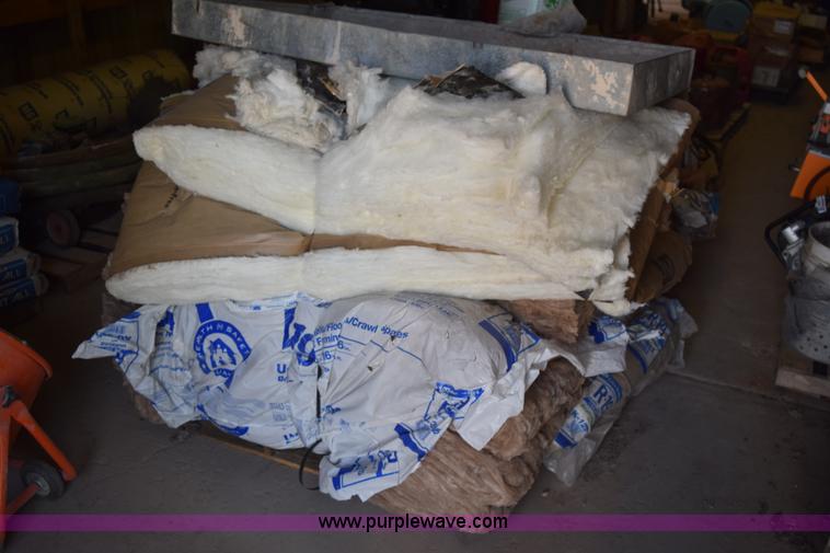 Assorted insulation in Salina, KS | Item BG9843 sold | Purple Wave