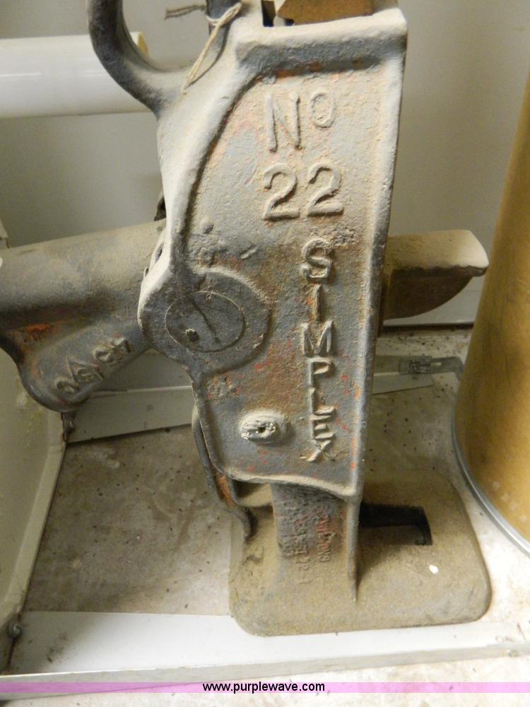 Simplex No. 22 house jack in Salina, KS | Item BJ9227 sold | Purple Wave