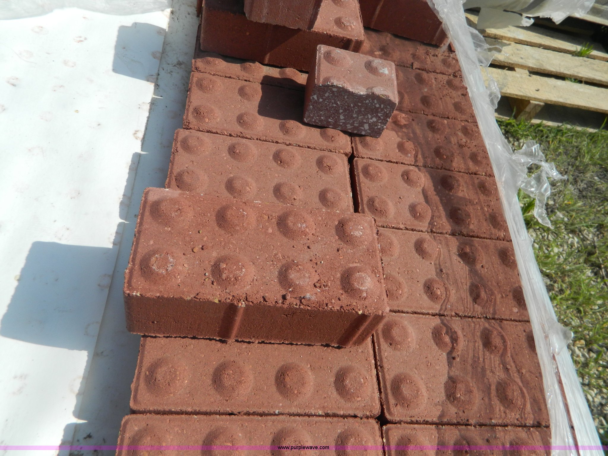 Assorted paver bricks in Salina, KS | Item BH9518 sold | Purple Wave