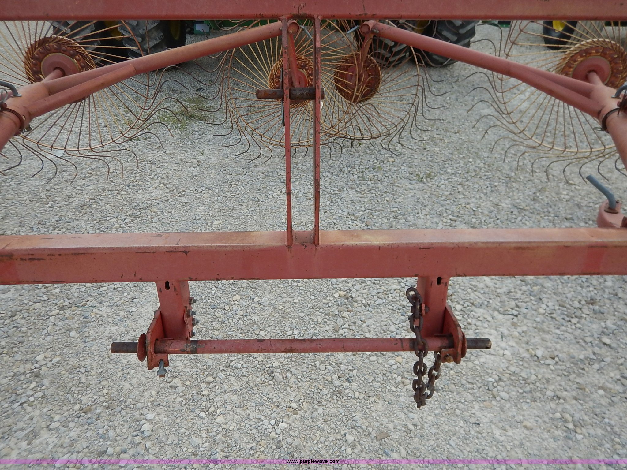 Gehl 310 wheel rake in Clay Center, KS | Item J3774 sold | Purple Wave