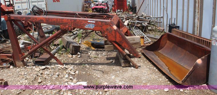 Du-Al loader in Wamego, KS | Item BO9363 sold | Purple Wave