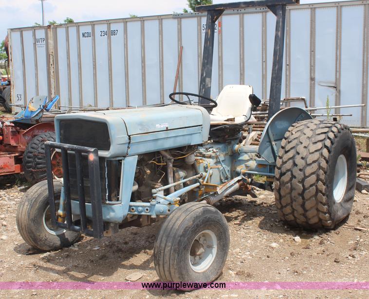 Massey-Ferguson MF20 turf tractor in Wamego, KS | Item BO9384 sold ...