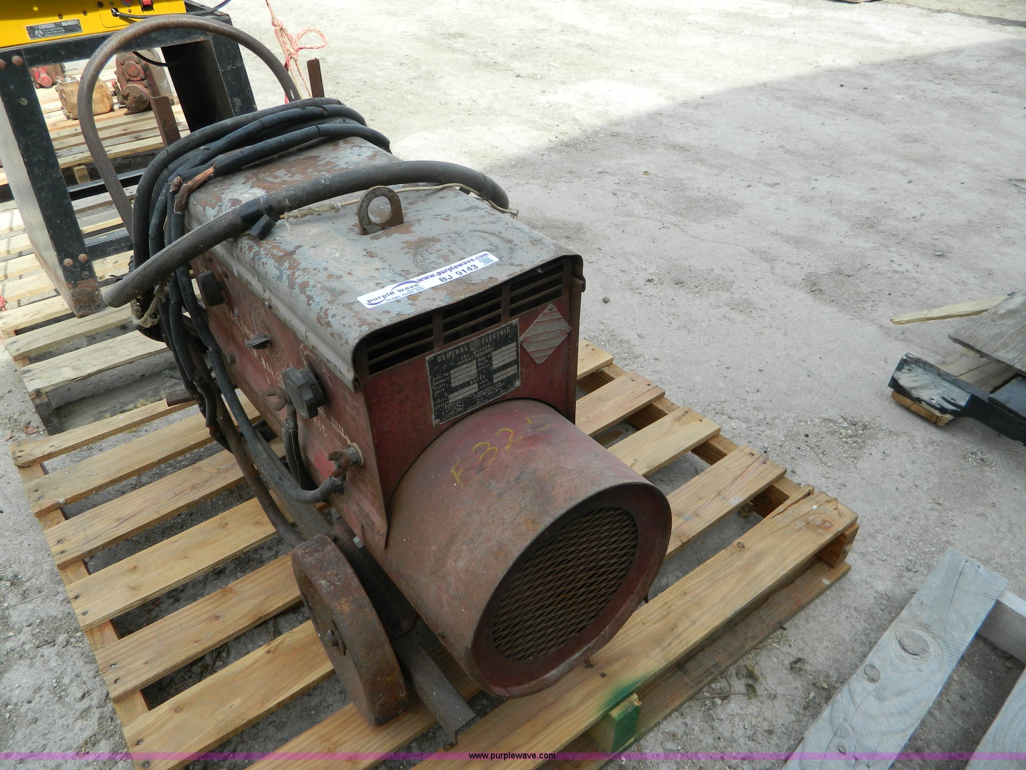 GE welder in Hays, KS | Item BJ9143 sold | Purple Wave