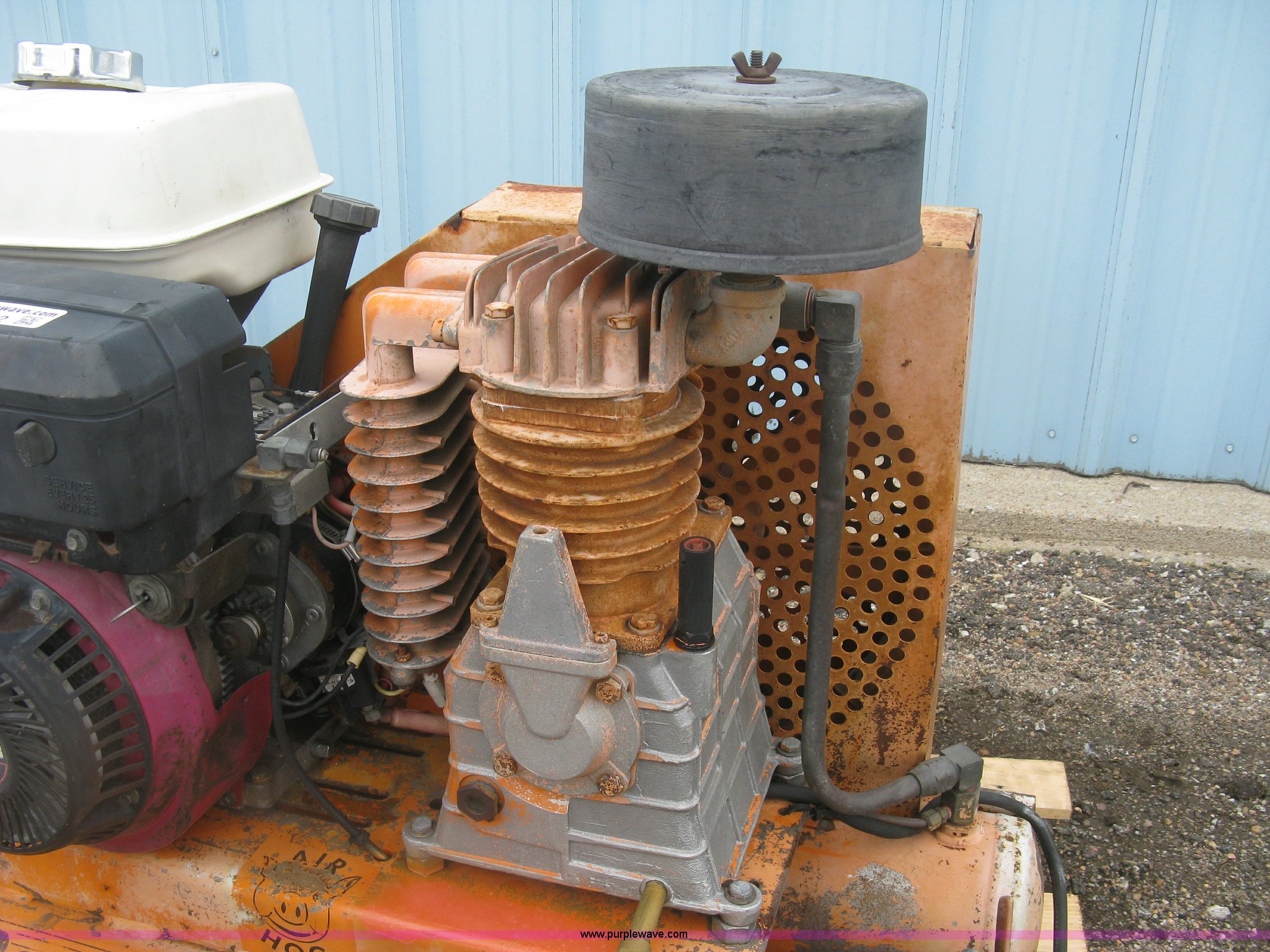 Air Hog twin cylinder air compressor in Wichita, KS | Item BQ9512 sold ...