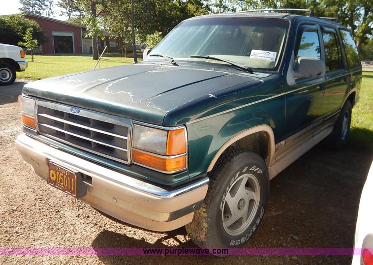 1993 Ford Explorer SUV in Manhattan, KS | Item J3770 sold | Purple Wave