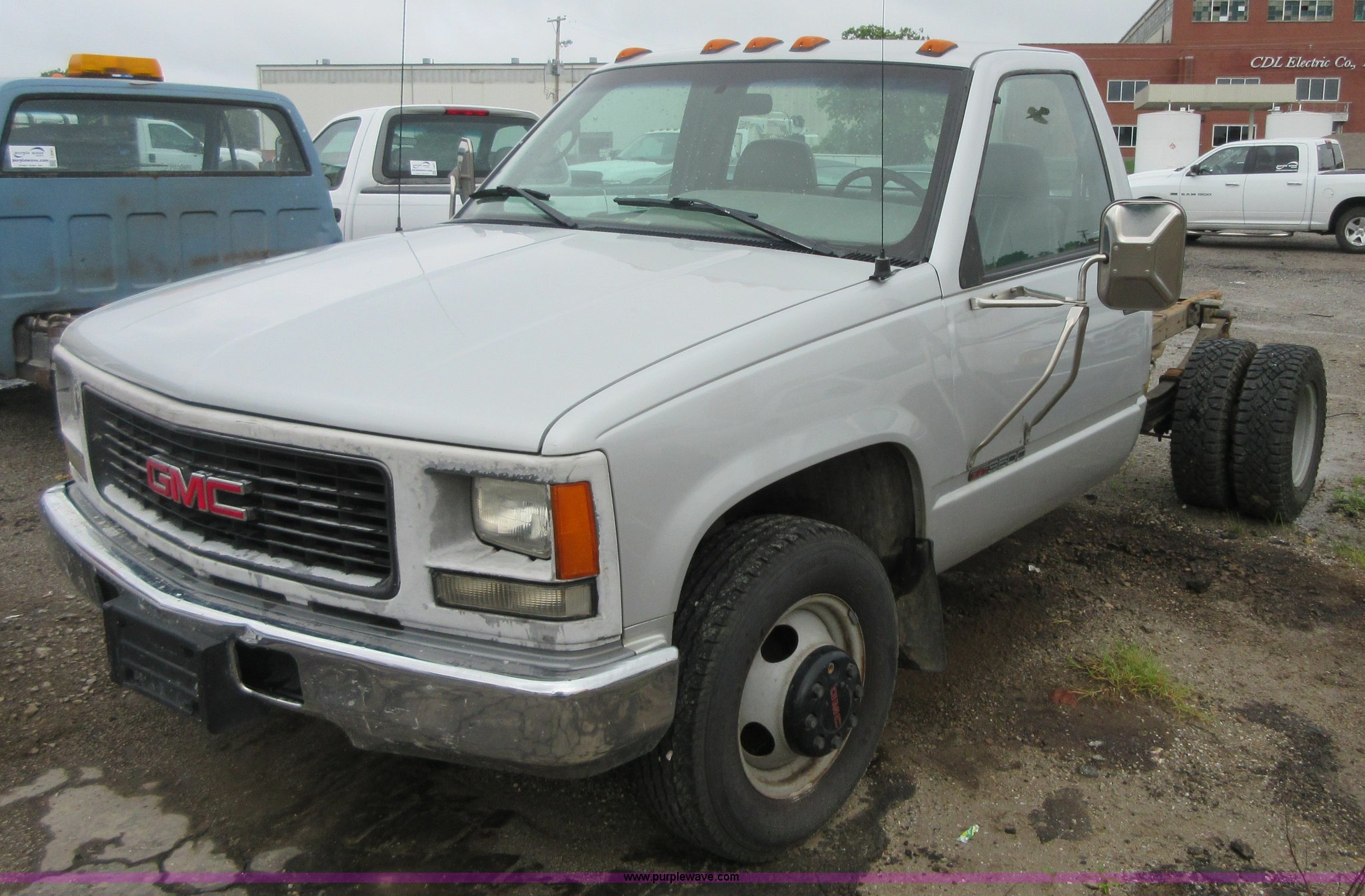 1996 GMC 3500 pickup truck cab and chassis in Pittsburg , KS | Item ...
