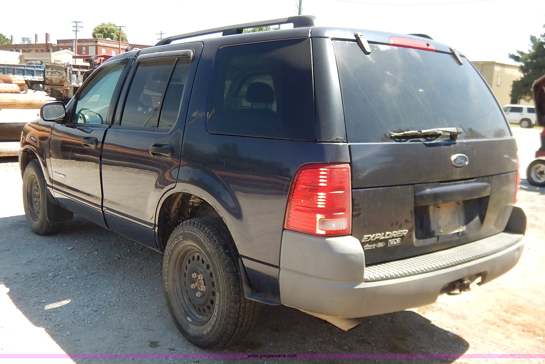 2002 Ford Explorer XLS SUV in Sabetha, KS | Item J3754 sold | Purple Wave