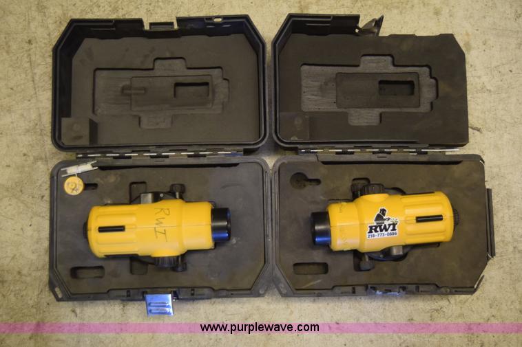 (2) DeWalt DW096 auto levels in East Grand Forks, MN | Item L3288 sold ...