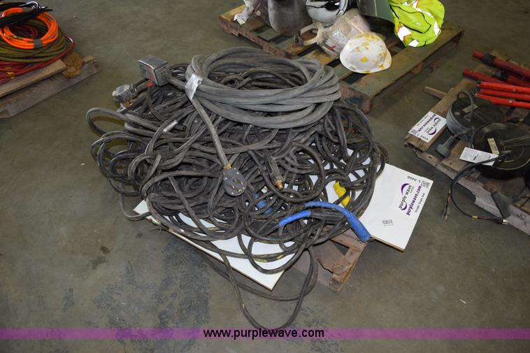 Assorted drop cords in East Grand Forks, MN | Item L3456 sold | Purple Wave