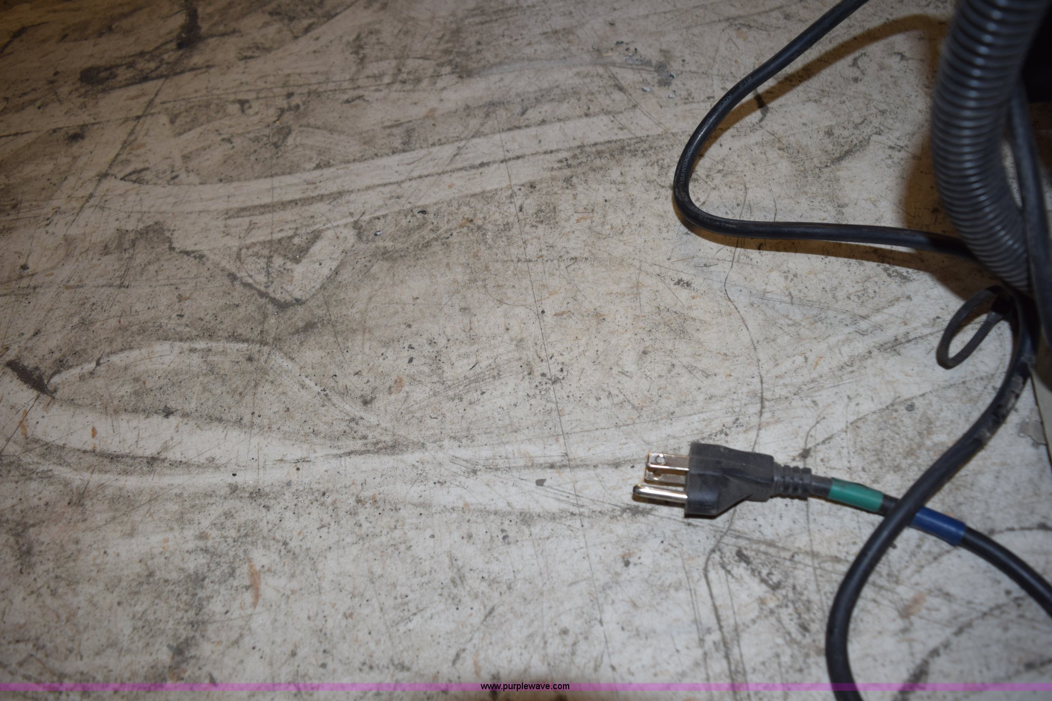 (3) assorted grinders in East Grand Forks, MN | Item L3265 sold ...