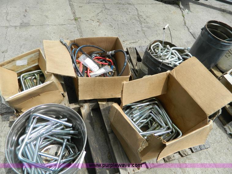 Assorted U-bolts in Assaria, KS | Item BJ9134 sold | Purple Wave