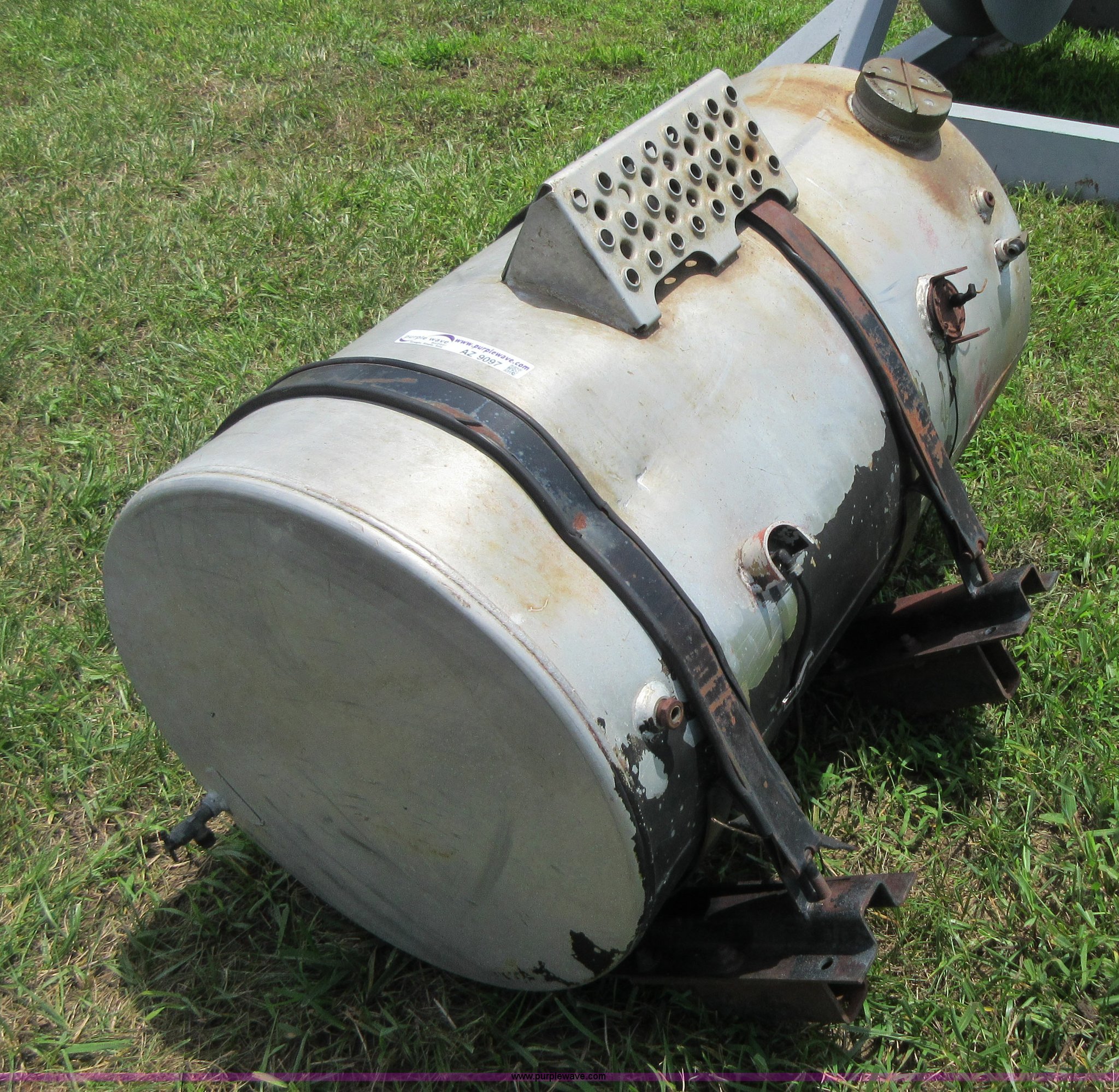 Approximately 100 gallon aluminum fuel tank in Edna, KS | Item AZ9097 ...