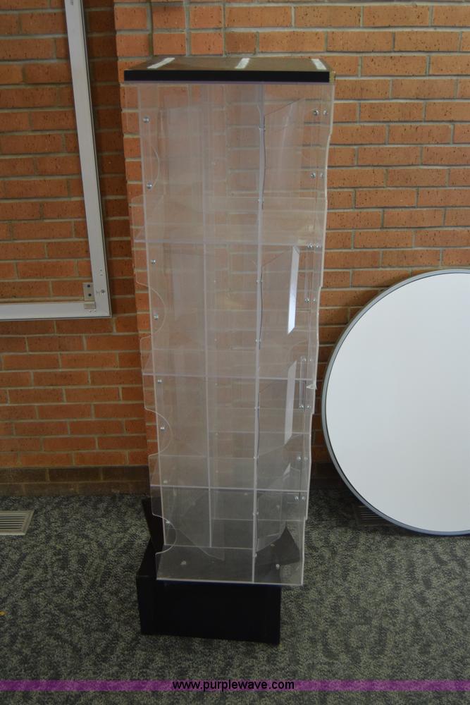 Assorted retail display items in Wichita, KS | Item BR9687 sold ...