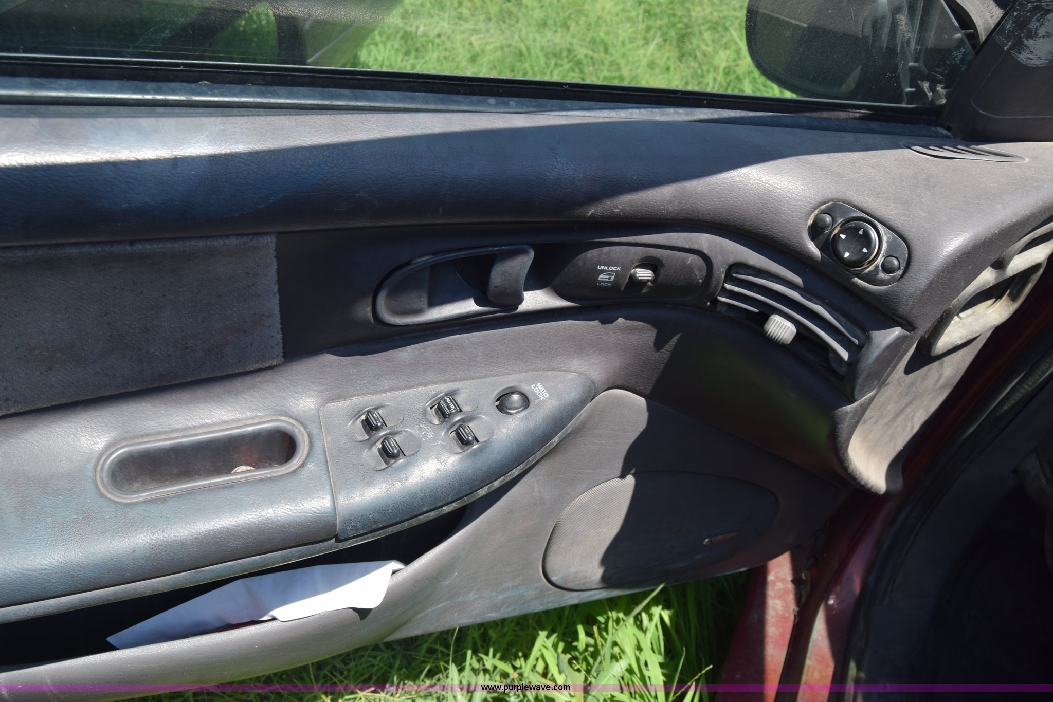 1994 Dodge Intrepid ES in Wichita, KS | Item J7885 sold | Purple Wave