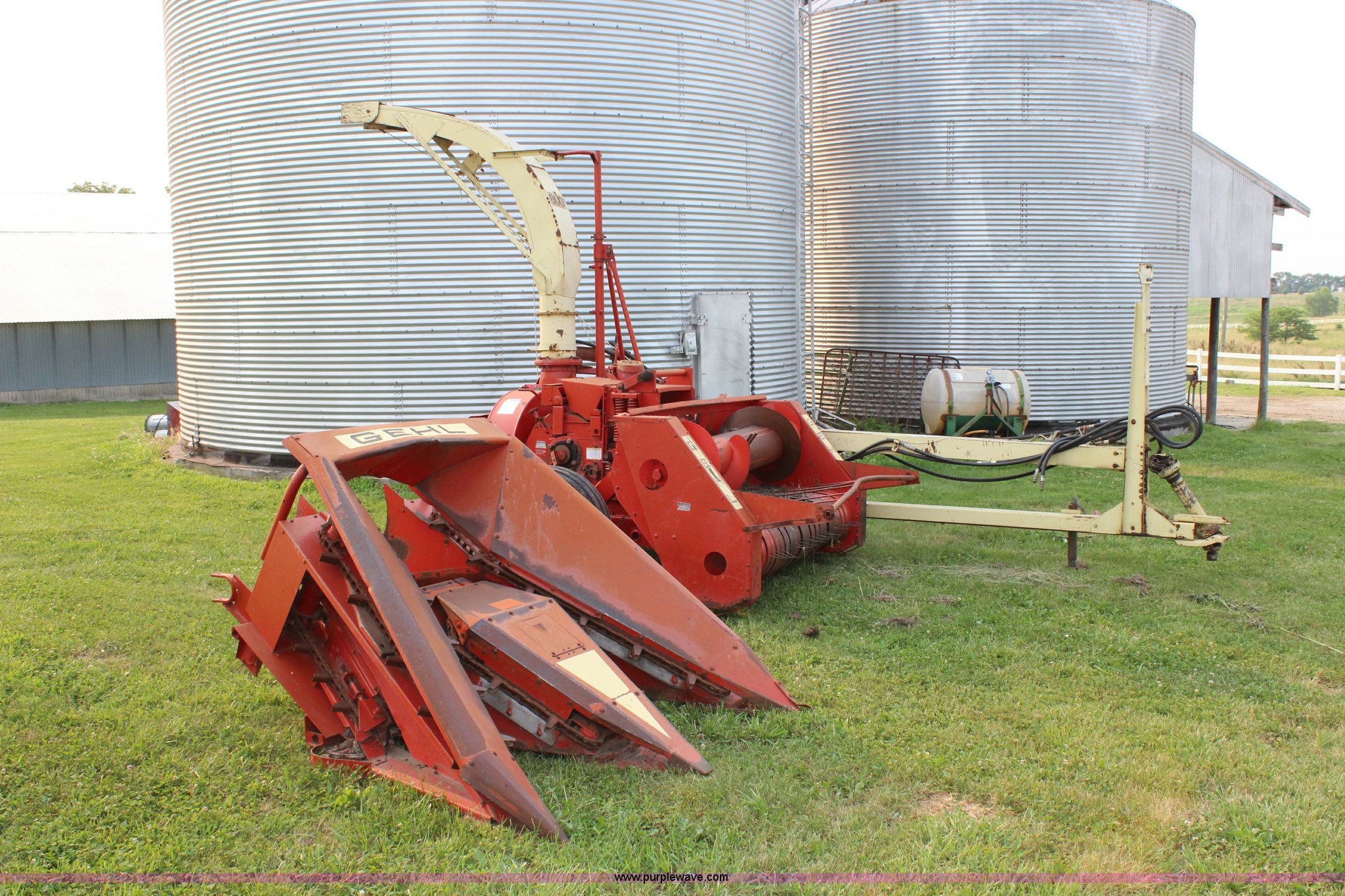 Gehl CB600 silage cutter in Baldwin City, KS | Item J5940 sold | Purple ...