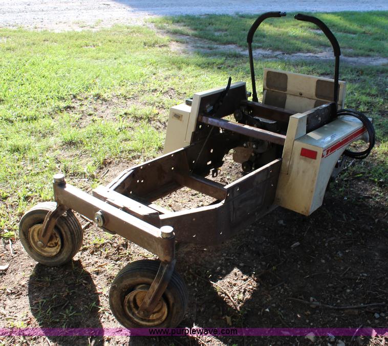 Grasshopper 725 lawn mower frame in Ottawa, KS | Item BB9466 sold ...