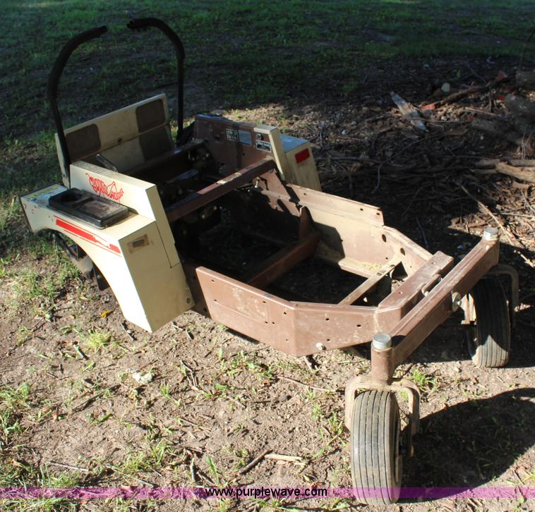 Grasshopper 725 lawn mower frame in Ottawa, KS | Item BB9466 sold ...
