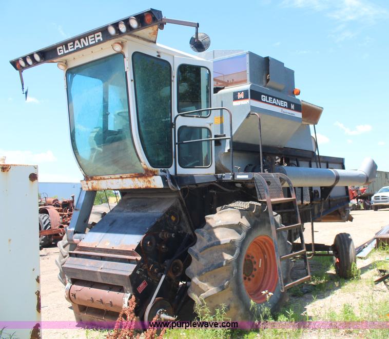 Gleaner M combine in Wamego, KS | Item BO9389 sold | Purple Wave