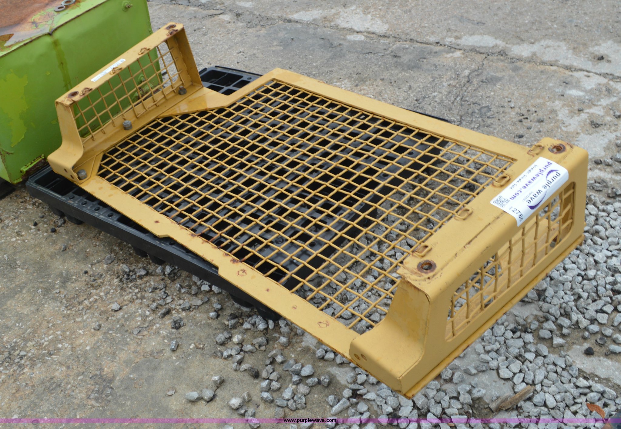 Screen guard in Liberty, MO | Item AW9206 sold | Purple Wave