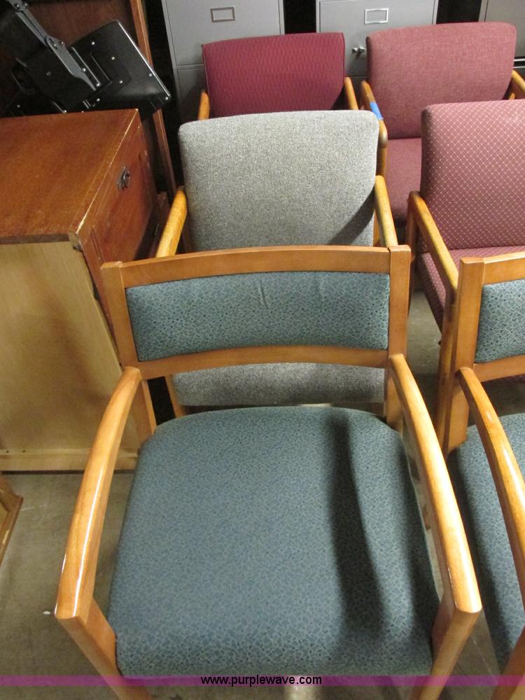 (17) assorted office chairs in Wichita, KS | Item BN9920 sold | Purple Wave